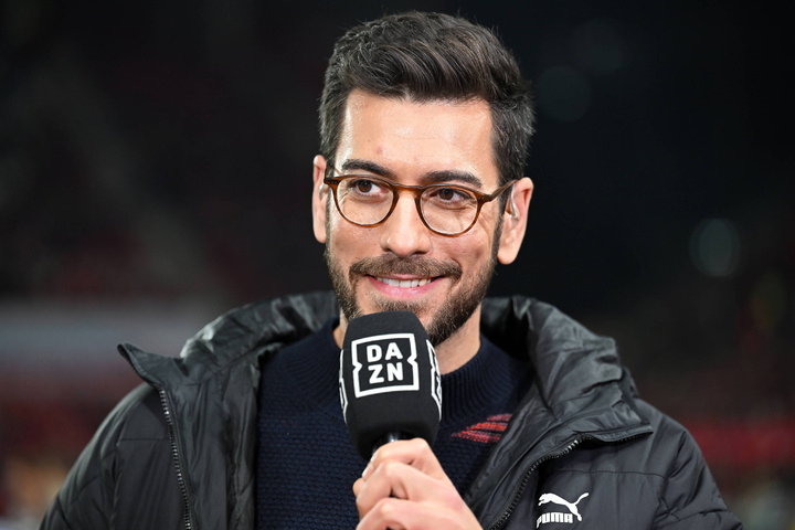 VfL Wolfsburg: Maximilian Arnold legt sich mit DAZN-Reporter Mario ...