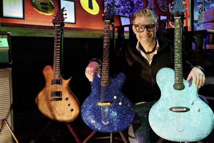 Jens Ritter erlärt: Darum kann man auf diesen Edel-Gitarren erst in 100 ...