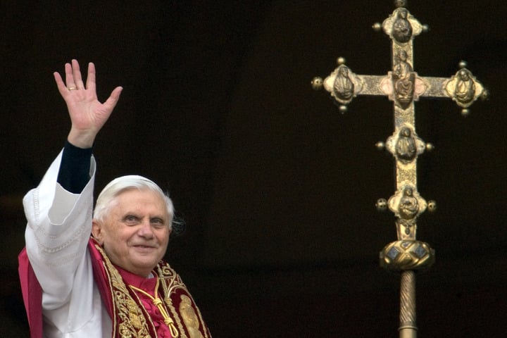 Benedict XVI, first pope in centuries to resign, passes away