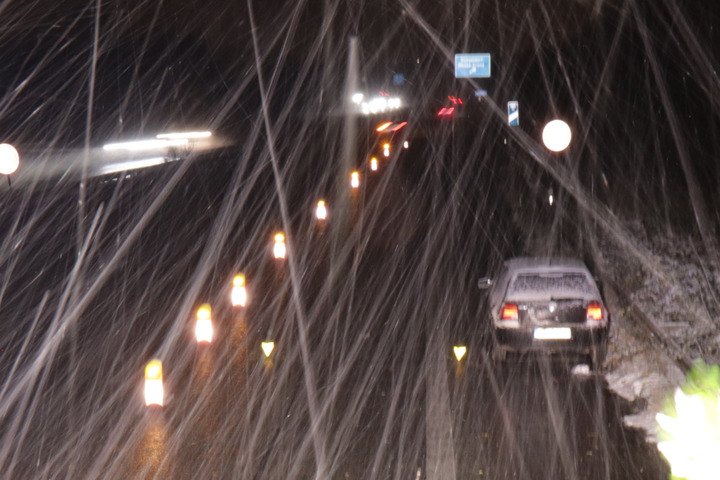 Unfall A44: Mann (†26) verliert Kampf mit dem Tod - Range-Rover-Fahrer ... Unfall A44: Mann (†26) verliert Kampf mit dem Tod - Range-Rover-Fahrer ...