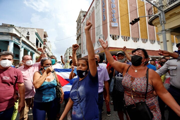 Miami politicians express solidarity with Cuban protesters as mayor ...