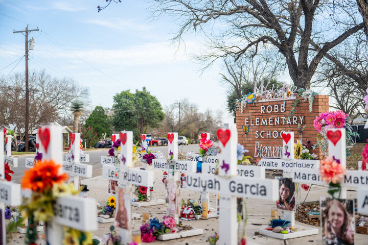 Uvalde cop accused of major failings in 2022 Robb Elementary School ...