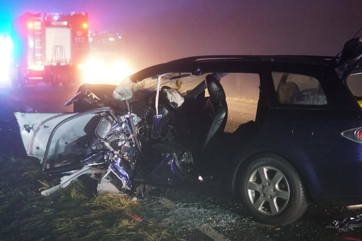 Frontal-Crash im Nebel bei Niesky: Zwei Schwerverletzte!
