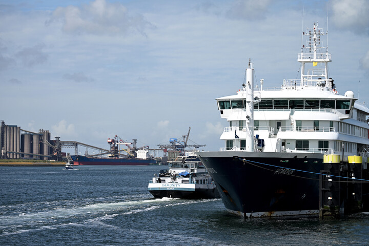Dutch health officials clear hantavirus-hit cruise ship to sail again ...