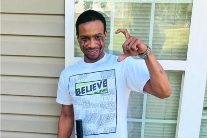 Body artist shocks with "crying blood" face tattoo