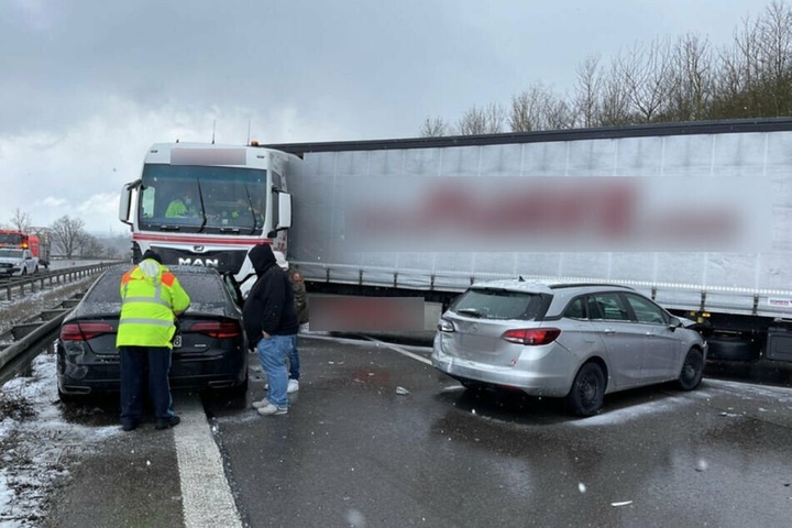 Unfall A92 heute & gestern: Aktuelle Unfallmeldungen von der A92 | TAG24