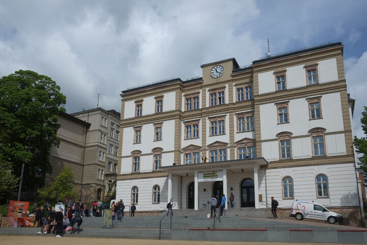Hochschule Mittweida begrüßt ihre "Erstis": Ältester Studienanfänger ...