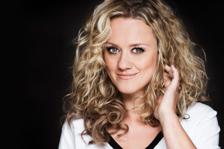 Lisa Feller kommt mit ihrem neuen Programm nach Bielefeld!