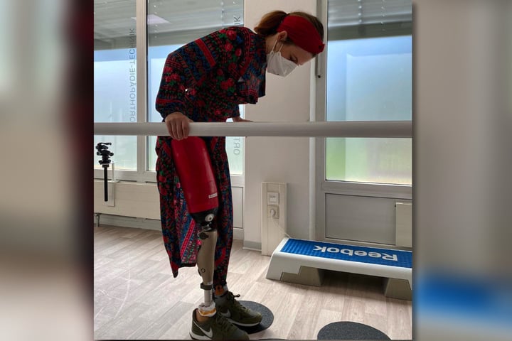 Nach Amputation: Kölner Sängerin Sarah Brückner spricht über ihren ...