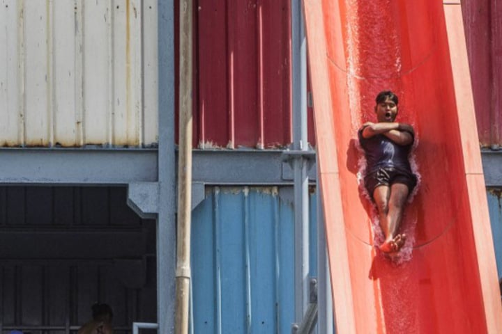 How to pick up speed on water slides? Hint: Booty up!
