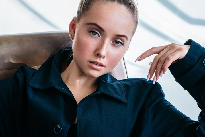 Shania Geiss bei Model-Agentur unter Vertrag