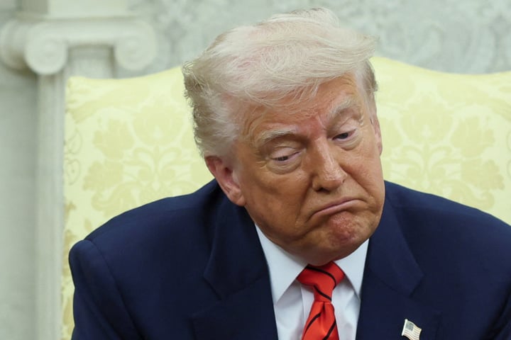 Trump teases "very, very big announcement" before Middle East trip