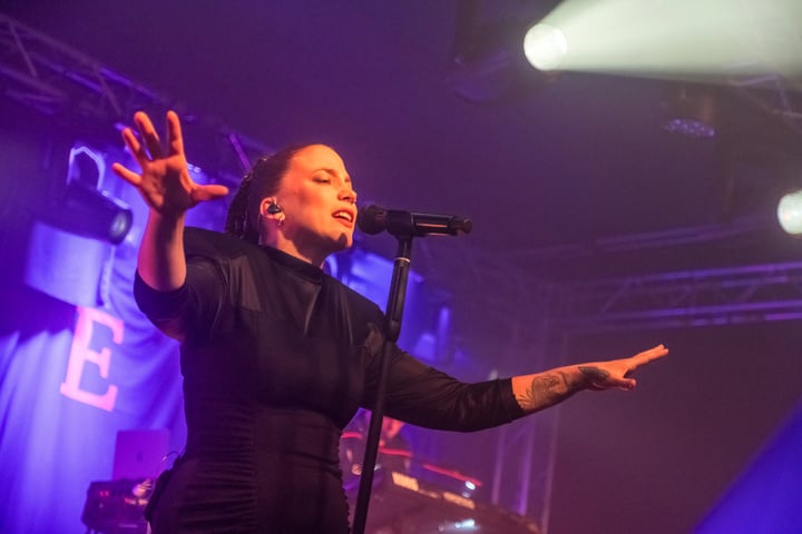 Sie ist zurück! LaFee kündigt neues Album an und gibt ihr Comeback in ...