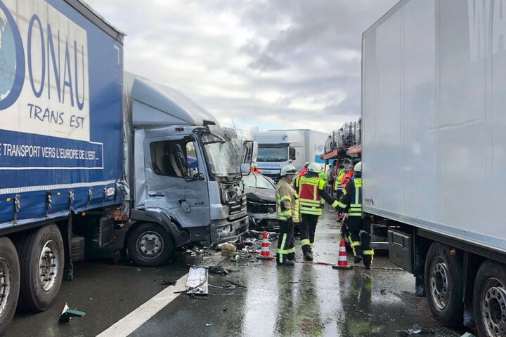 Unfall A6 heute & gestern: Aktuelle Unfallmeldungen von der A6