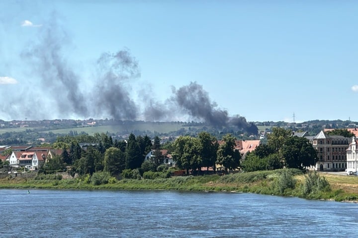 Schwarzer Rauch über Dresden: Was brennt hier?