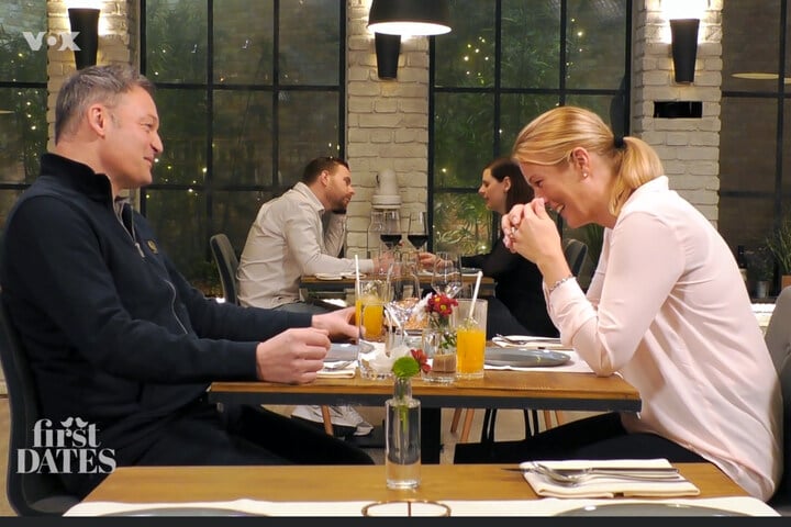 First Dates: Als sie ihren Wohnort Dresden verrät, ist er völlig ratlos