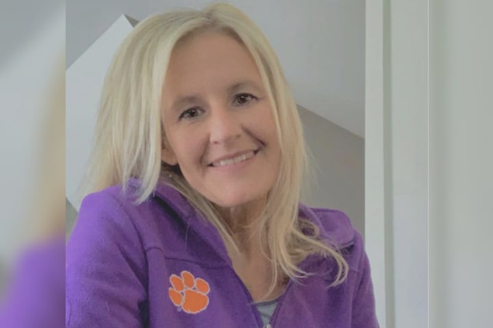 Freund lässt Lehrerin (50) auffliegen: Jennifer hat ein schlüpfriges ...