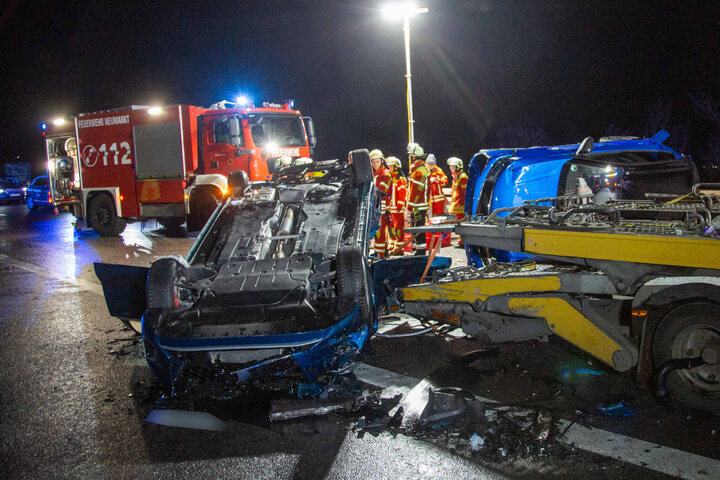 Unfall auf A3: Crash am Stauende - Frau schwebt in Lebensgefahr