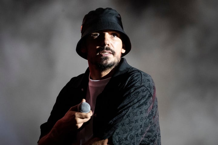 Capital Bra: Aktuelle News & Klatsch zum Rapper