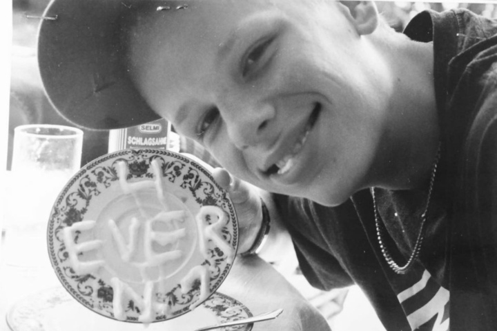 187 Strassenbande: Erkannt? Bonez MC sorgt mit Teenie-Pic für Lacher