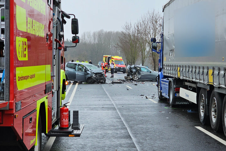 Drei Tote und fünf Verletzte bei schwerem Unfall auf B87 in Eilenburg