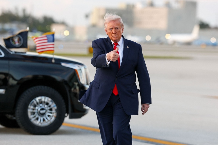 Trump threatens China amid reports of weapons sales to Iran | TAG24