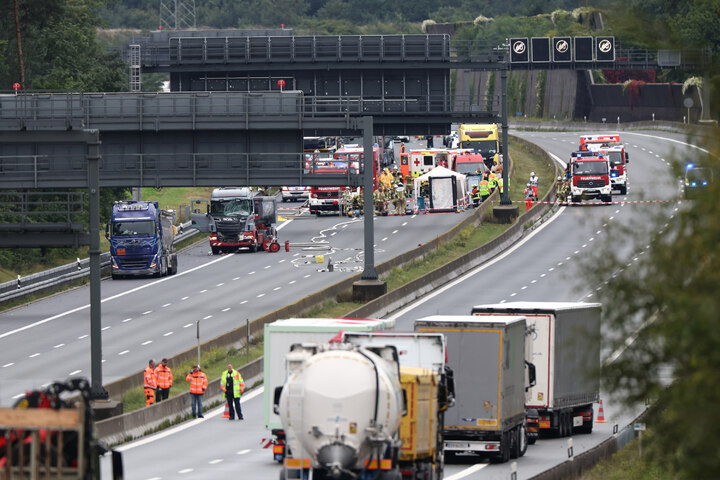 Unfall A6 - Staugefahr: A6 bei Nürnberg nach Lkw-Unfall in beide ...