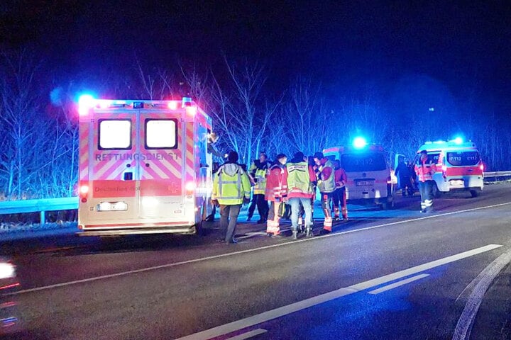 Schwerer Crash auf A5: Sieben Verletzte, darunter zwei Kinder!