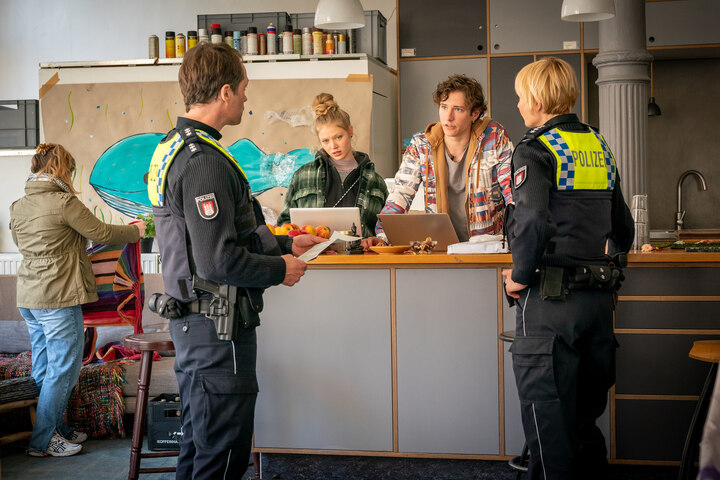 "Notruf Hafenkante": Dr. Sharifs Tochter wird entführt und im Keller ...