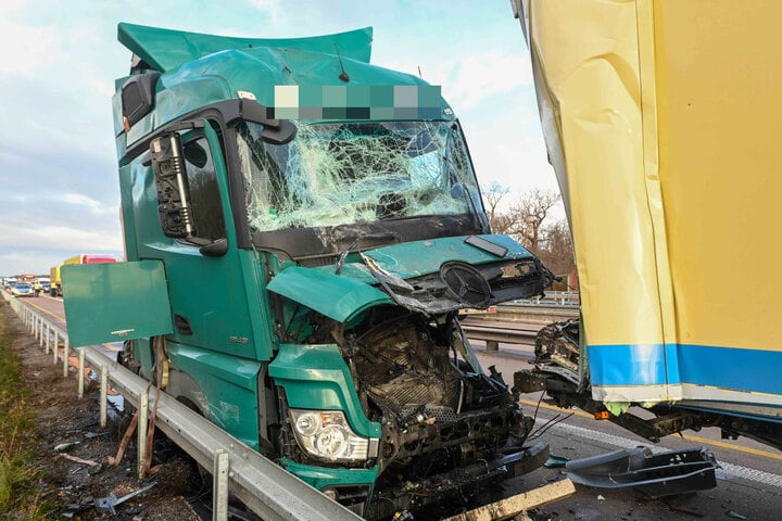 Schwerer Auffahrunfall mit mehreren Verletzten auf A9: Vollsperrung Richtung München