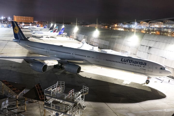 Bundesaußenministerin Baerbock umfliegt Nachtflugverbot in Frankfurt