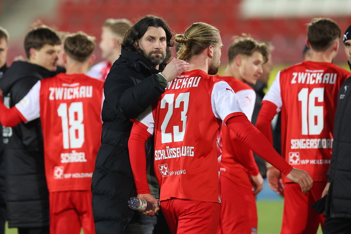 FSV-Zwickau-Sportchef Robin Lenk lobt: "Ist eine Weiterentwicklung"