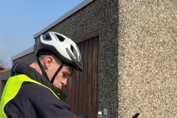 "Anzeigenhauptmeister" nimmt Niclas Matthei aufs Korn: Er kann es ...