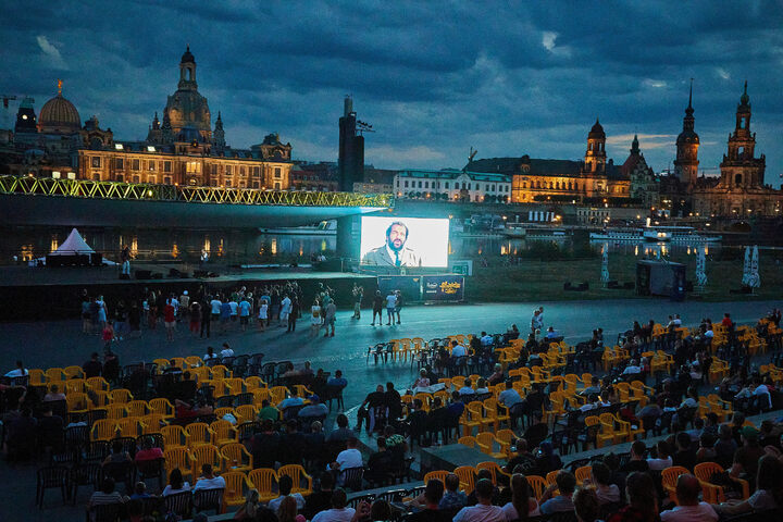 Wunderbar Apache 207 In Dresden Filmnachte Am Elbufer 6 Juli Fotos