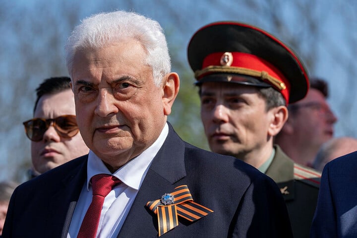 Der Russe kommt, der Ami nicht: Diplomatische Verwicklungen zum ...