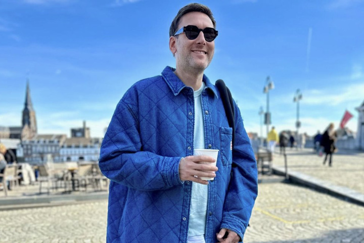 Per Haftbefehl gesucht! Darum ist RTL-Moderator Simon Beeck beinahe im ...