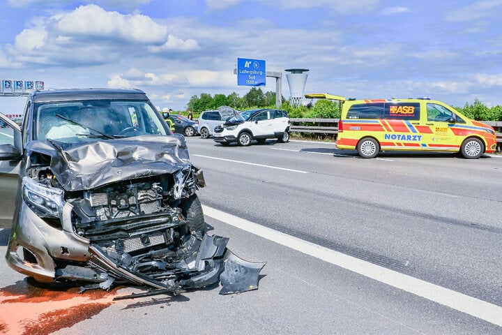 Unfall A81 heute & gestern: Aktuelle Unfallmeldungen von der A81 | TAG24