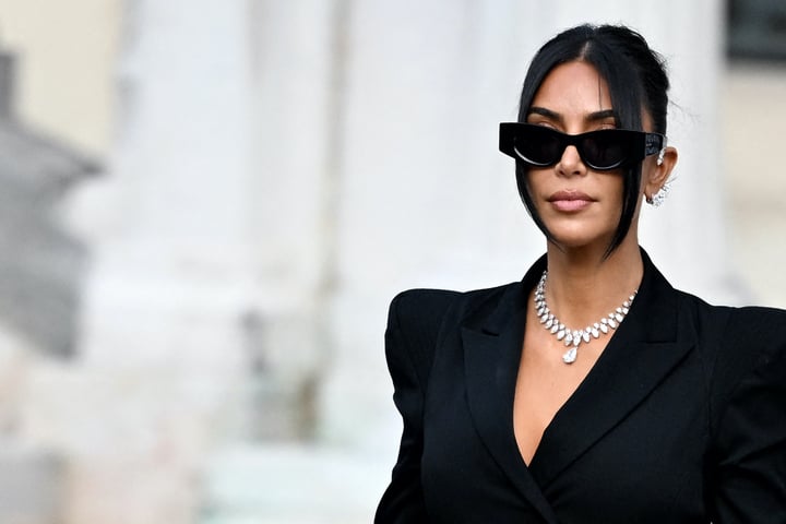 Prosecutors push for hefty sentence in Kim Kardashian Paris robbery trial
