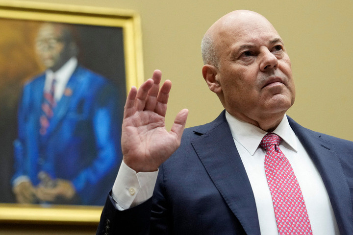 USPS Postmaster General Louis DeJoy abruptly jumps ship amid ...