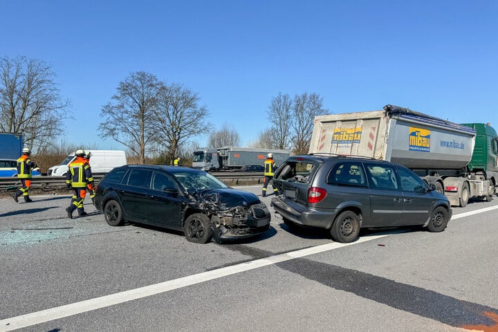 Ein Unfall führt zum nächsten - Lange Staus auf der A1