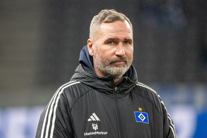 Noch immer ohne Job: Zieht es Ex-HSV-Coach Tim Walter auf die Insel?