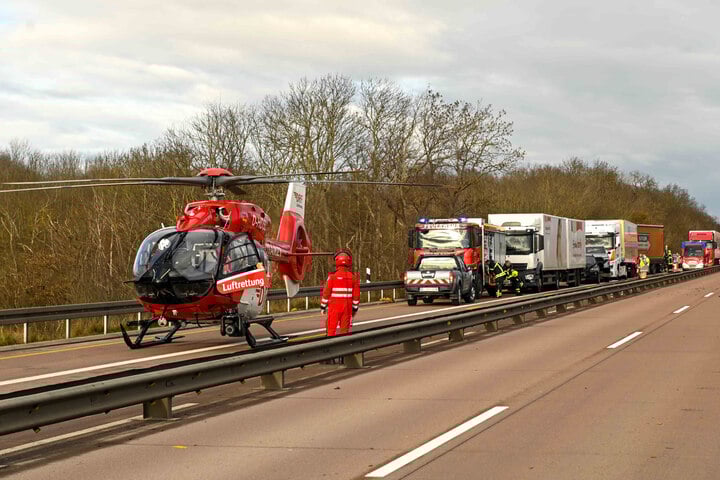 Schwerer Auffahrunfall mit mehreren Verletzten auf A9: Vollsperrung Richtung München