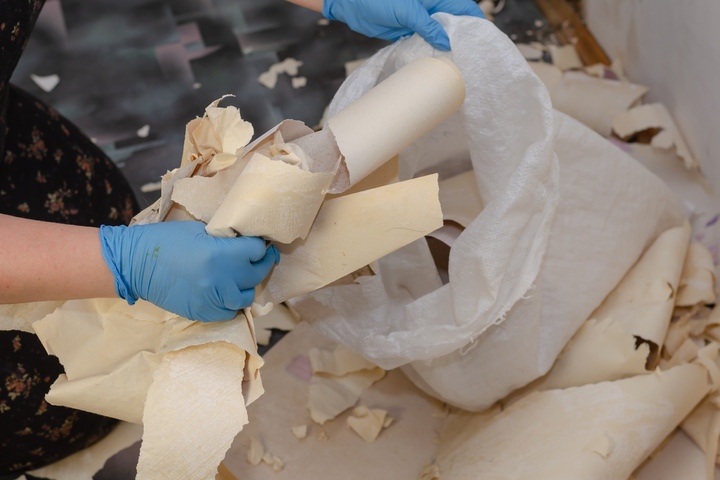 Tapete entsorgen: Wohin mit den Resten?