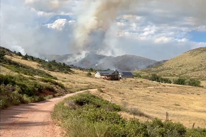 Stone Canyon Fire: Colorado wildfire leaves one dead as blaze rages on
