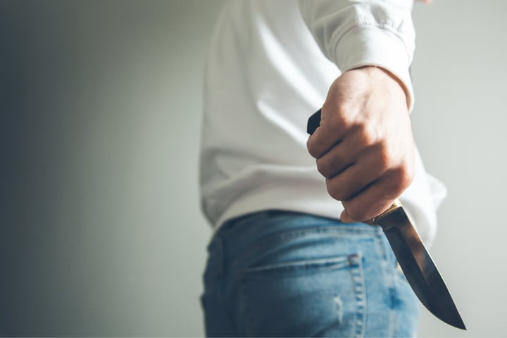 Messer-Attacke am Kölner Neumarkt: Polizei schnappt mutmaßlichen Angreifer!