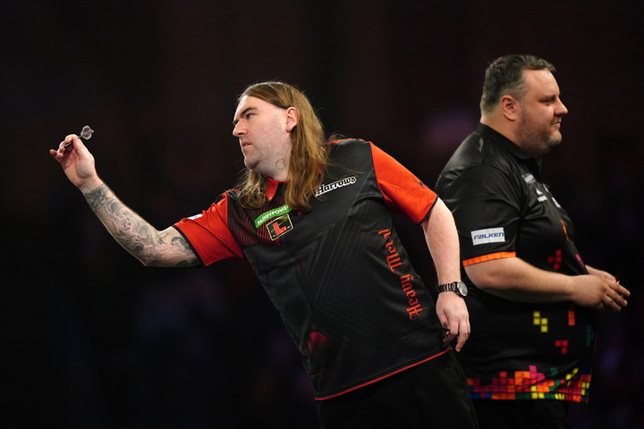 Darts-Star Ryan Searle trotzt Augenkrankheit: Manchmal sieht er seine ...