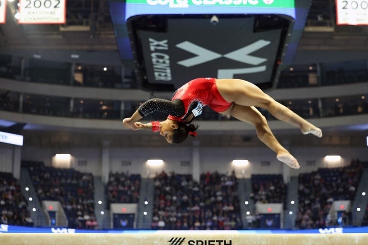 Jordan Chiles debuts groundbreaking Beyoncé-inspired routine, finishes ...