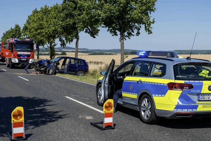 Heftiger Unfall im Landkreis Görlitz: Fahrerin eingeklemmt und schwer verletzt!