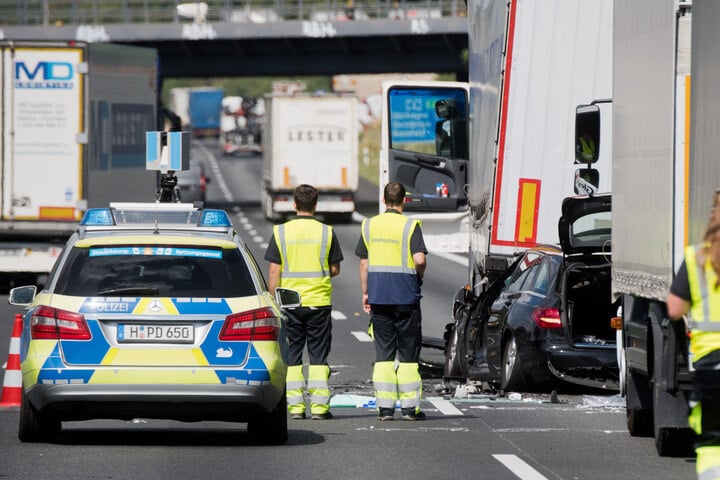 Unfälle heute » News zu Verkehrsunfällen in der Nähe