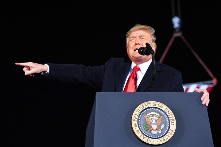 Trump shares insult-laden blacklist of political enemies | TAG24